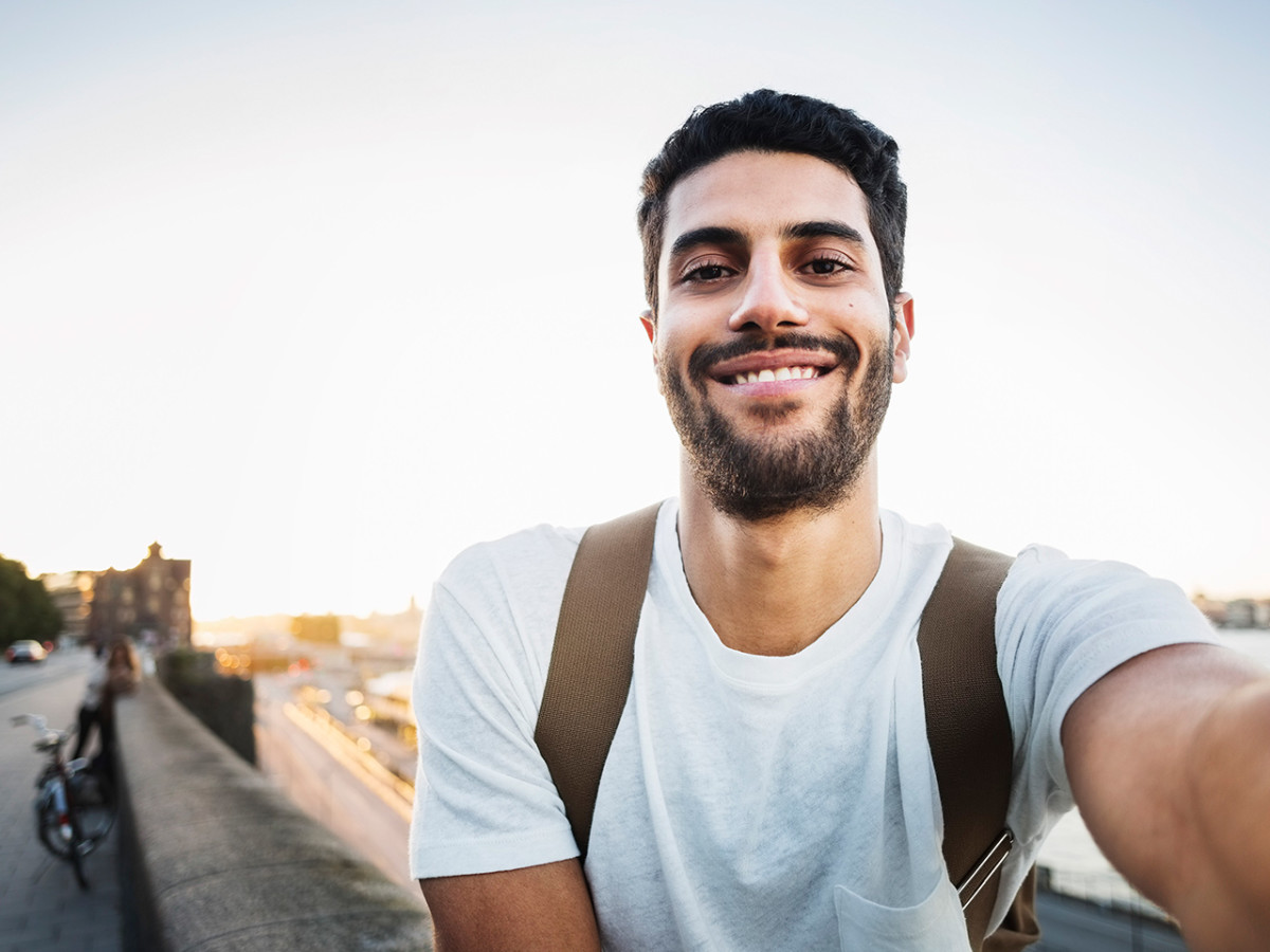 Short Dating Profile Examples for Males - CupidThemes.com